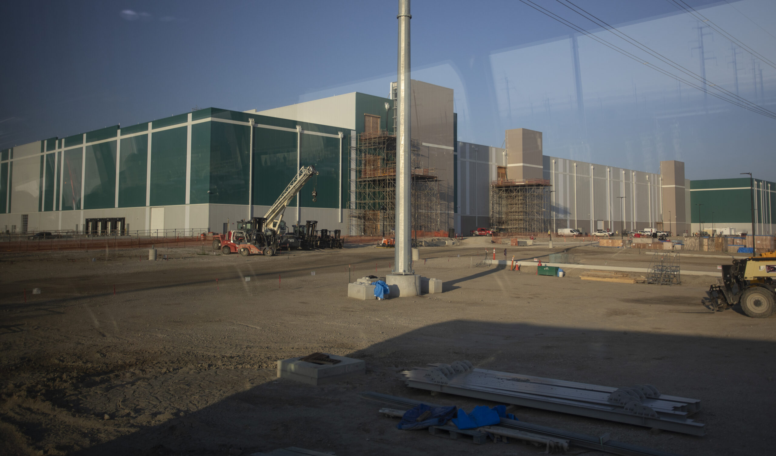 Panasonic plant up to about 1,400 employees; officials hope to hire ...